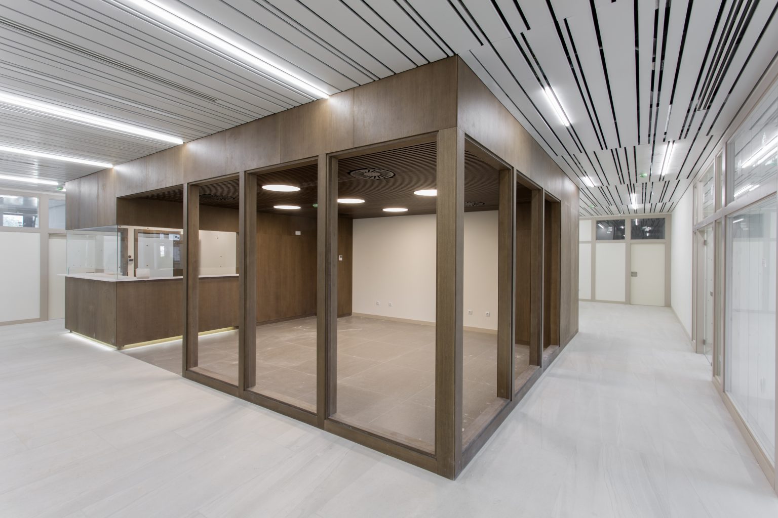 LAMA MULTIPANEL - THU Ceiling Solutions